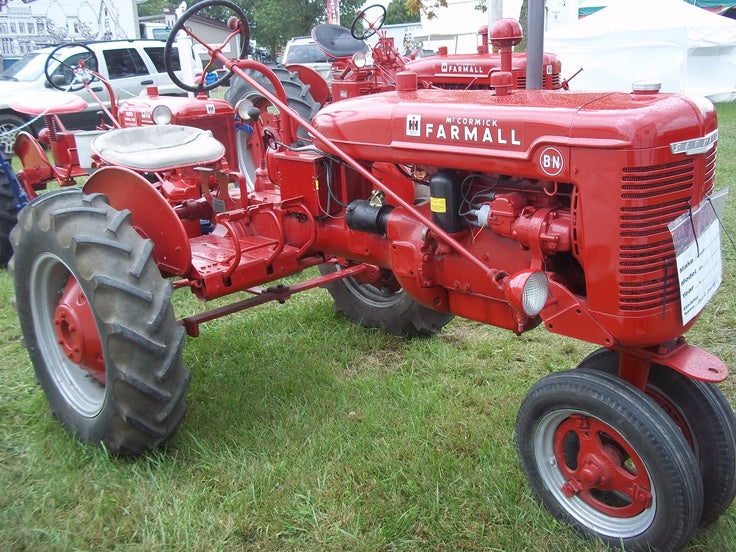Case IH Farmall BN Tractor Official Operator's Manual