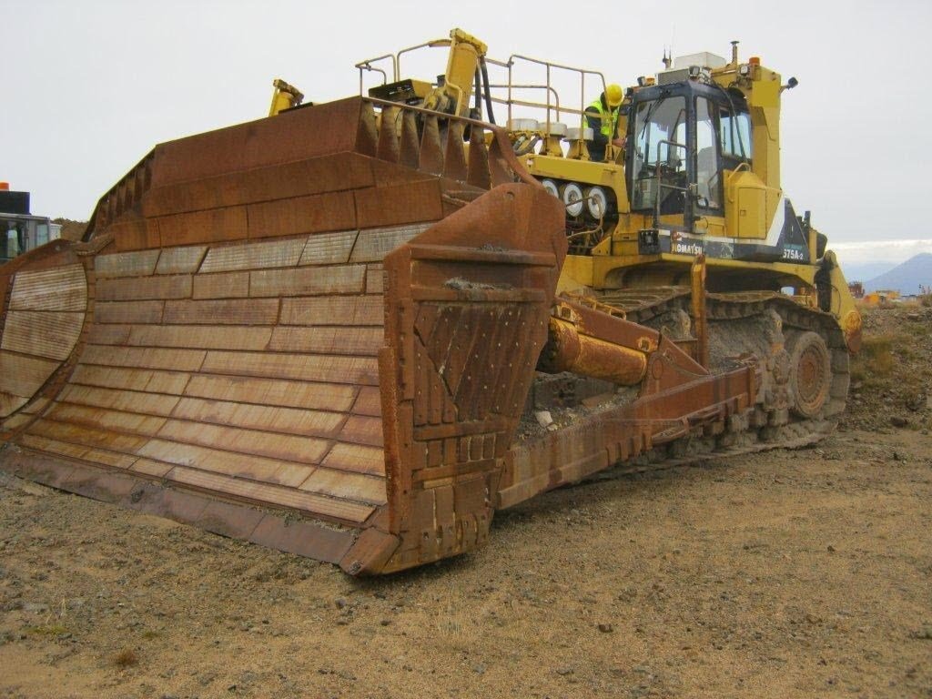 Komatsu D575a Super Dozer